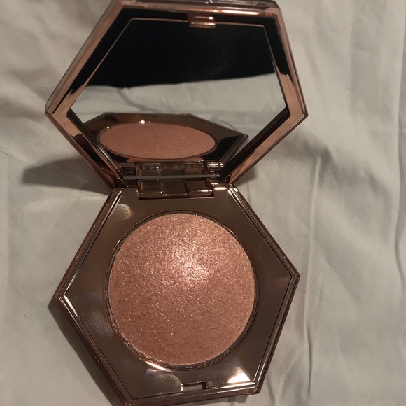 Fenty Beauty | Makeup | Fenty Beauty Rose Rave Highlighter | Poshmark